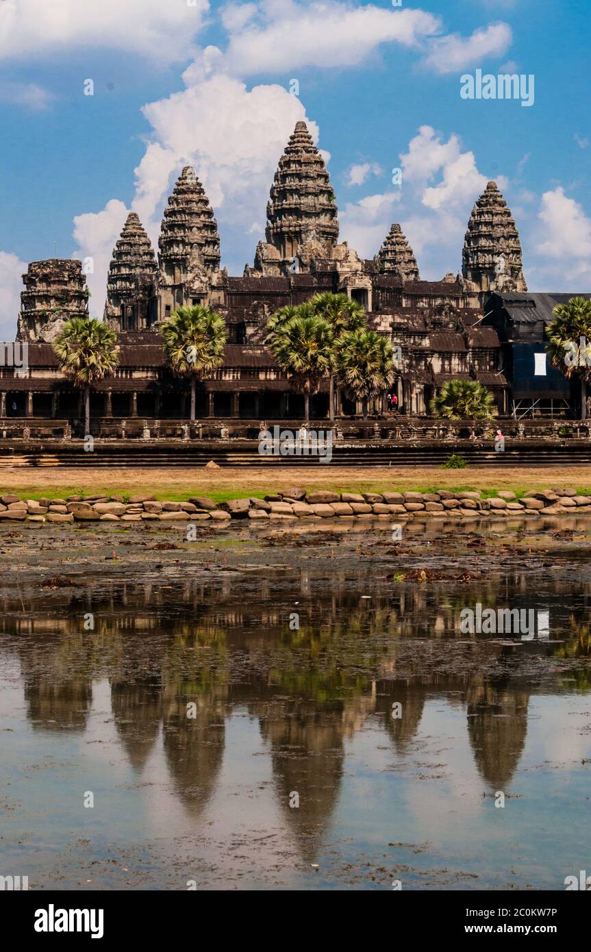 Front of Angkor Wat with reflection in water Stock Photo - Alamy