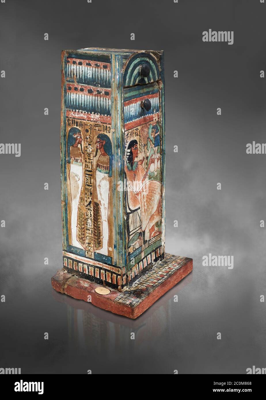 Ancient egyptian decorated box hi-res stock photography and images - Alamy