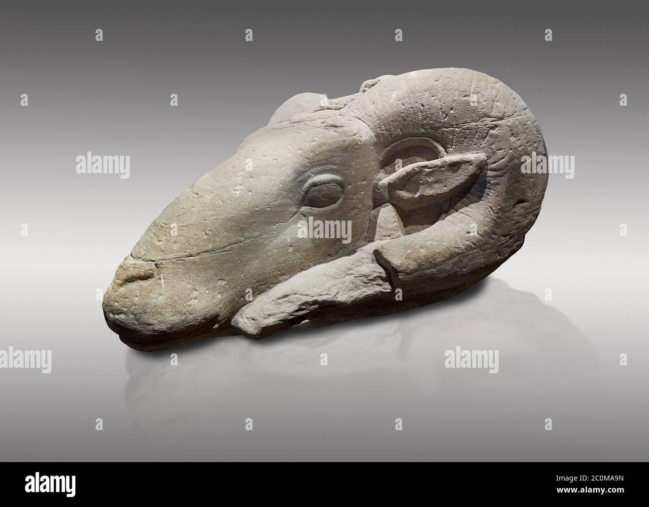 Ancient egyptian sculpture hi-res stock photography and images - Alamy