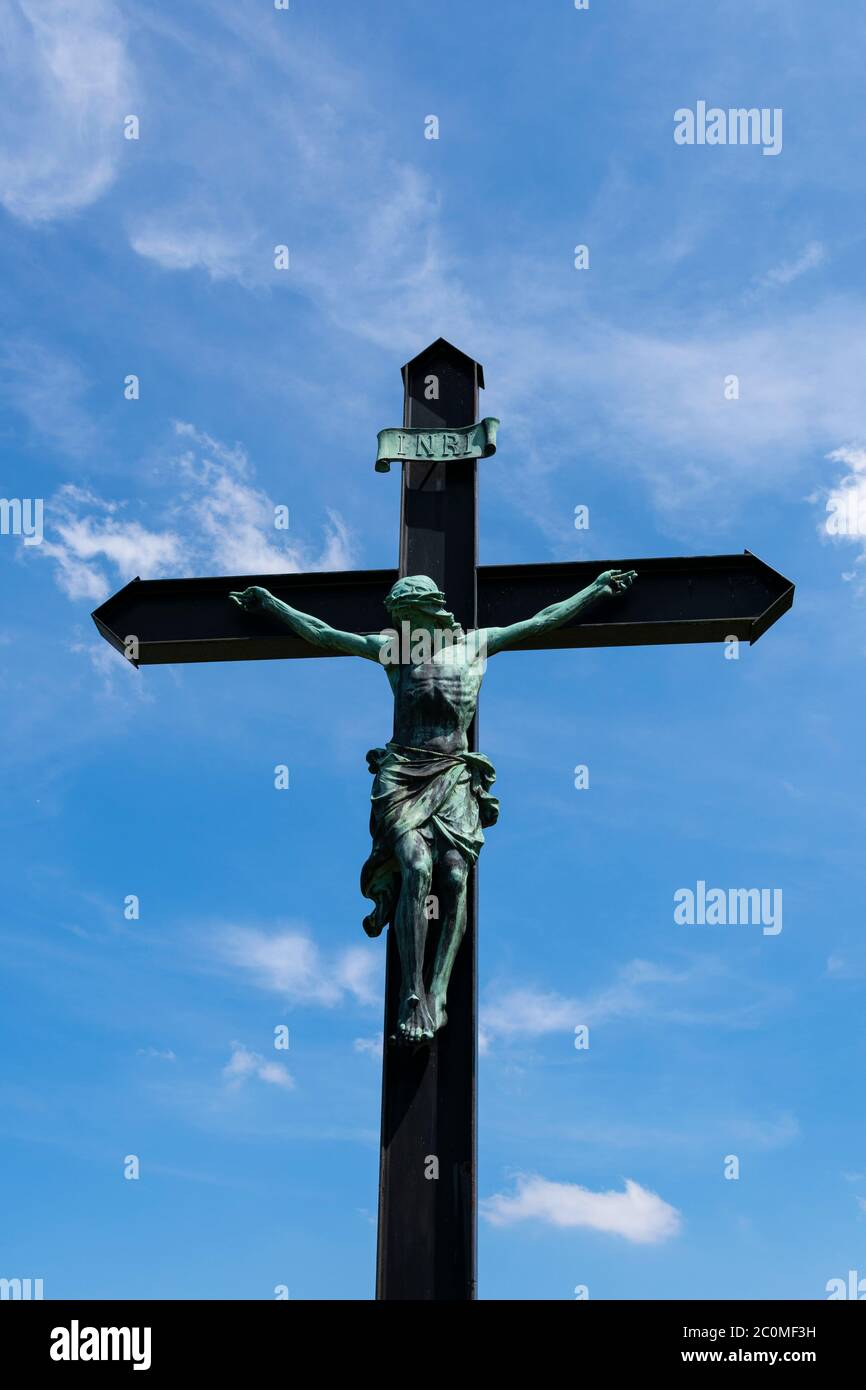 The crucifixion of jesus christ on the cross of tomb hi-res stock ...