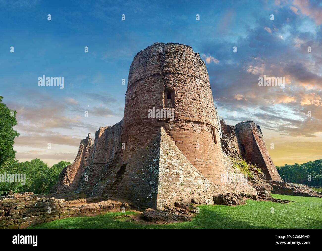 The 12th century medieval Norman ruins of Goodrich Castle ...