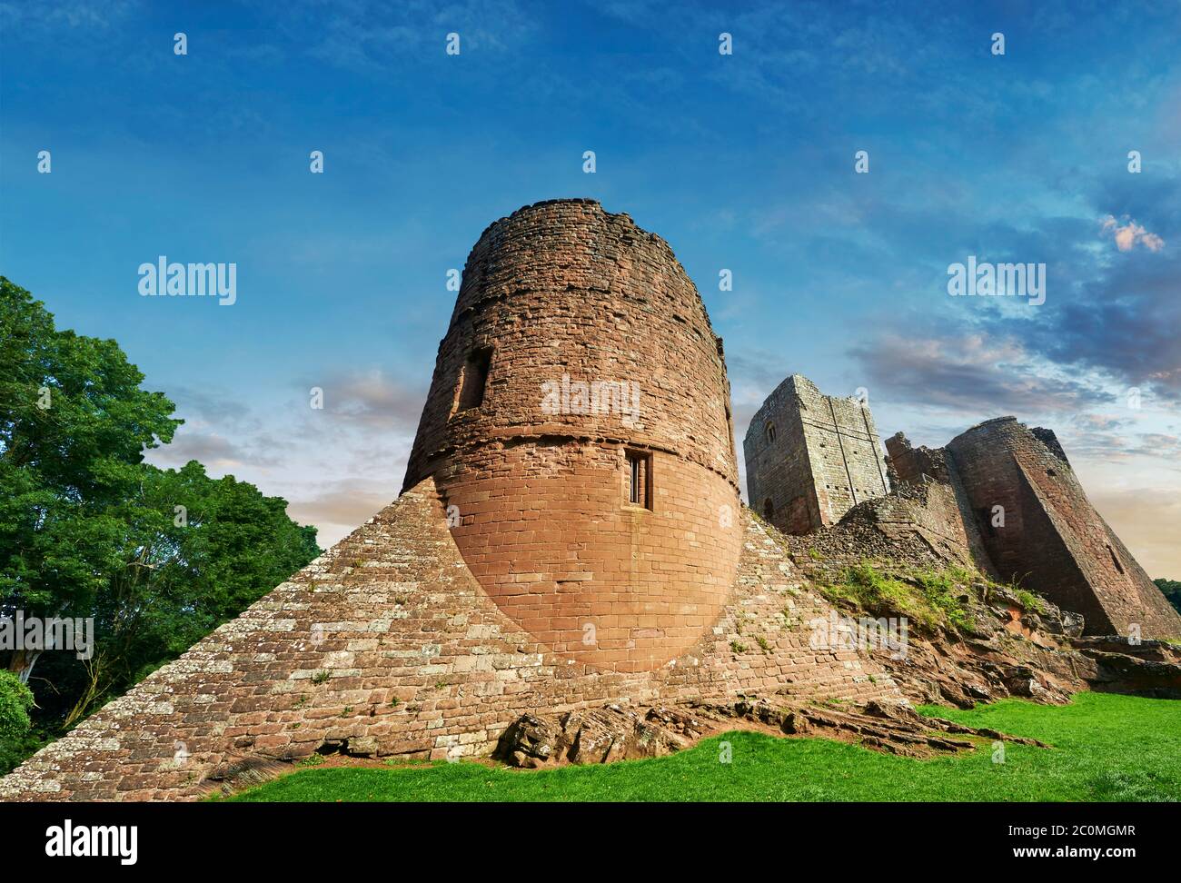 Ruined 12th century medieval castle hi-res stock photography and images ...
