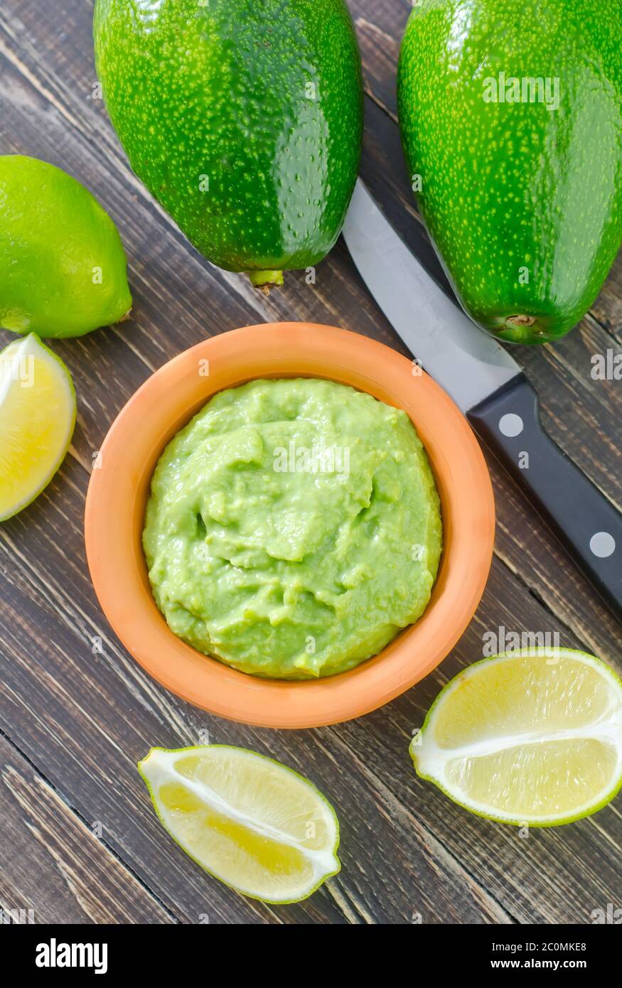 guacamole in bowl Stock Photo - Alamy