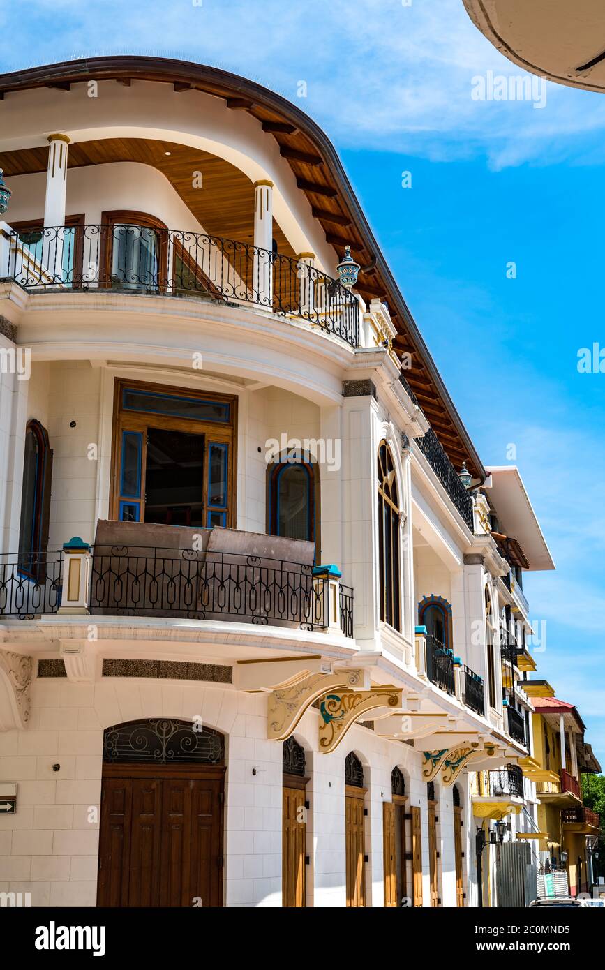 Spanish colonial house hi-res stock photography and images - Alamy