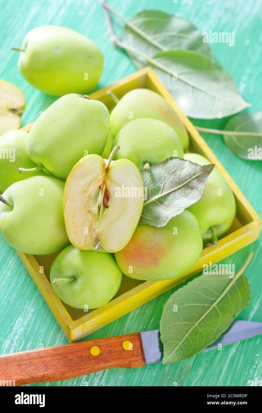 Cutout box of apples hi-res stock photography and images - Alamy