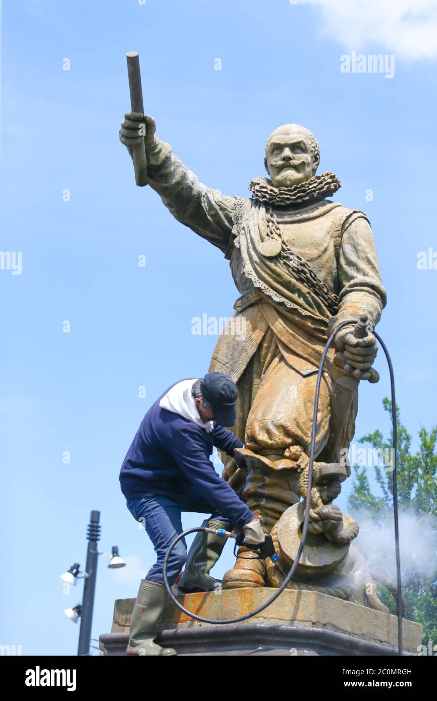 ROTTERDAM, 12-06-2020, Het Standbeeld van Piet Hein in Rotterdam ...