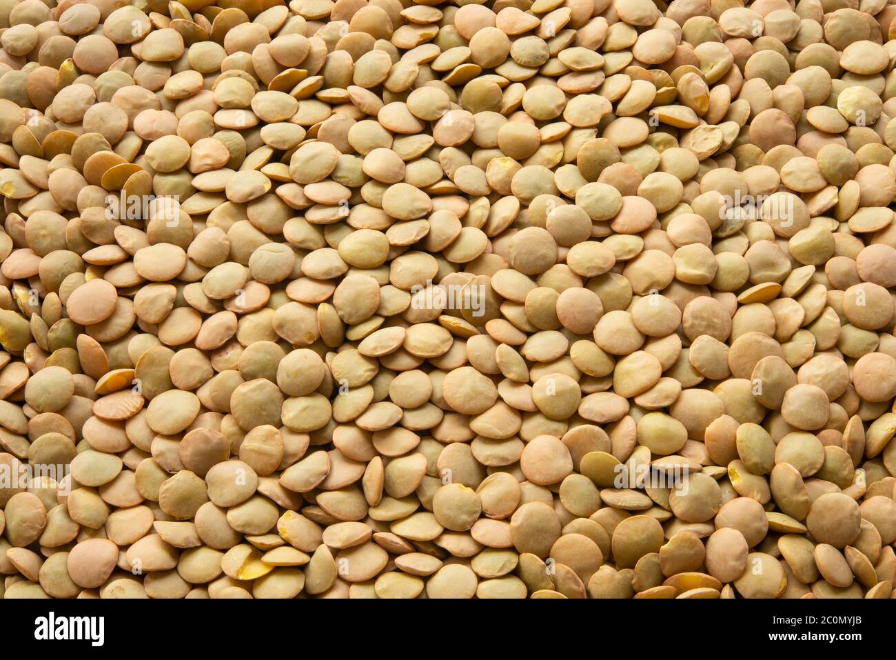 Lentils background. Focus all over the frame Stock Photo - Alamy