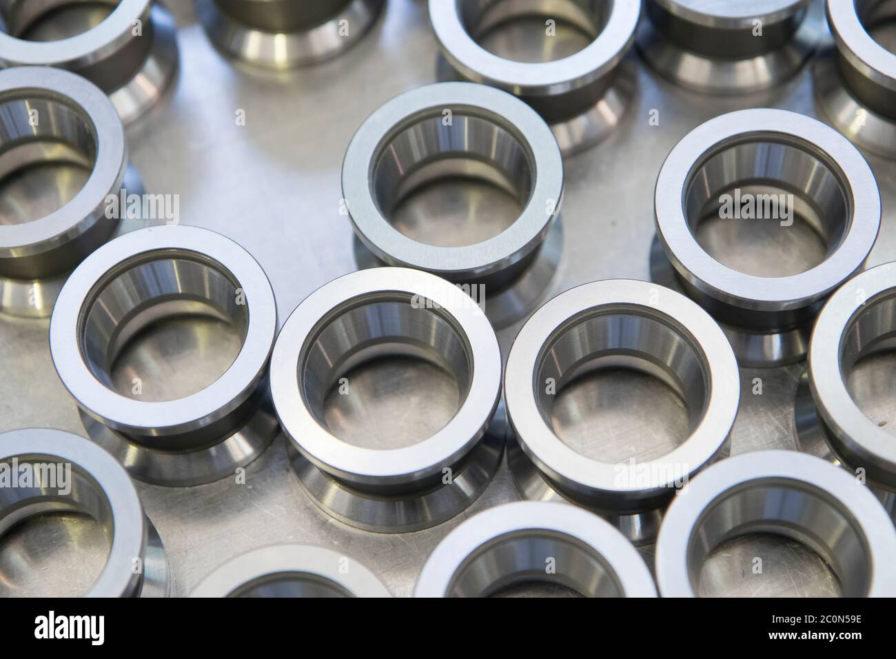 Rotating bearing mechanism bearings hi-res stock photography and images ...