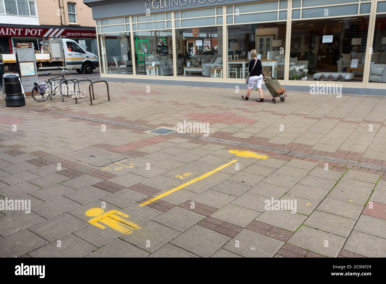 Two meters apart hi-res stock photography and images - Alamy