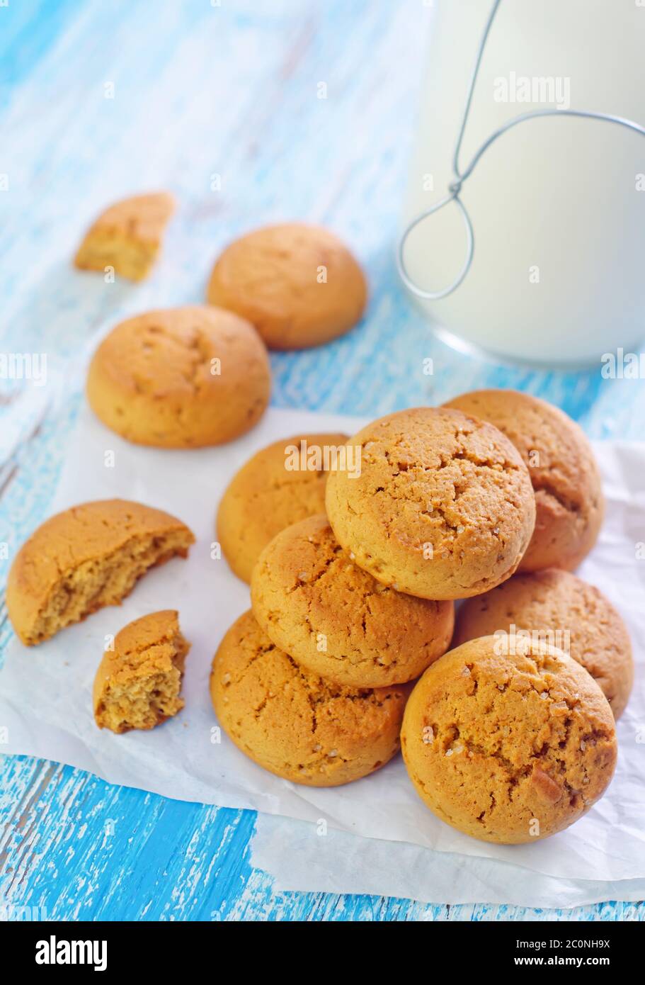 milk with cookies Stock Photo - Alamy