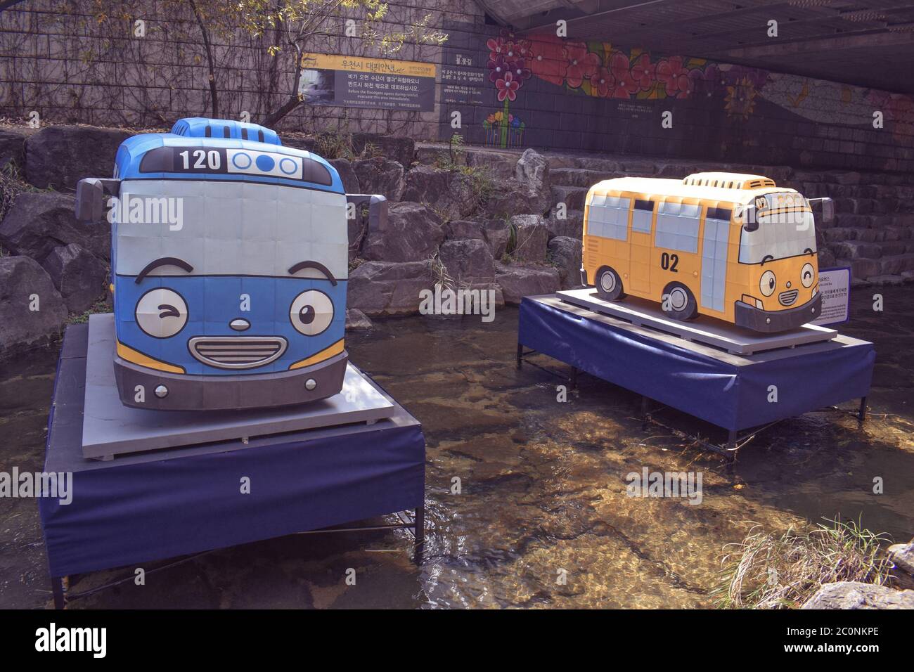 Paper bus statues in Cheonggyecheon Stream art area in centre of Seoul ...