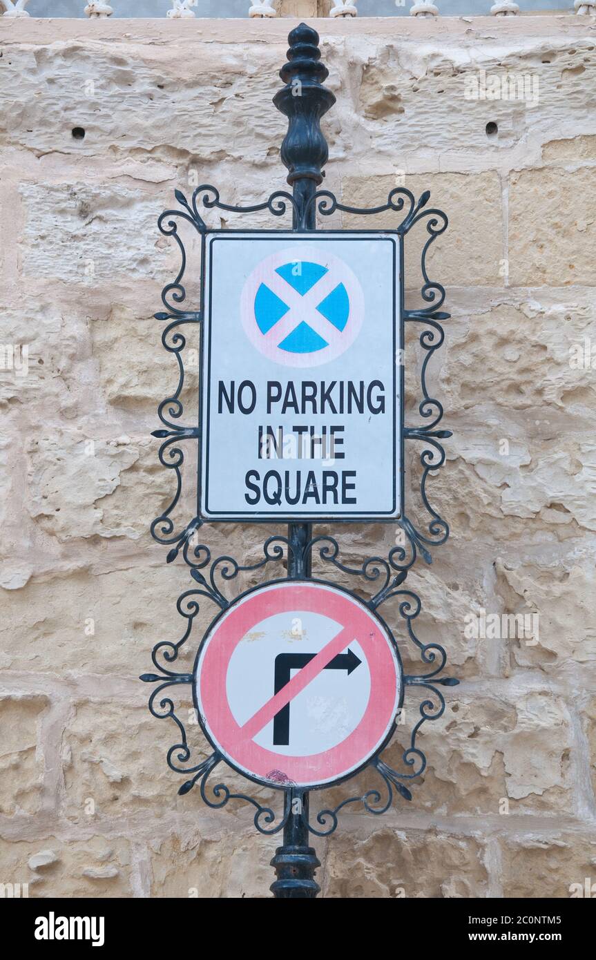 Malta road signs hi-res stock photography and images - Alamy