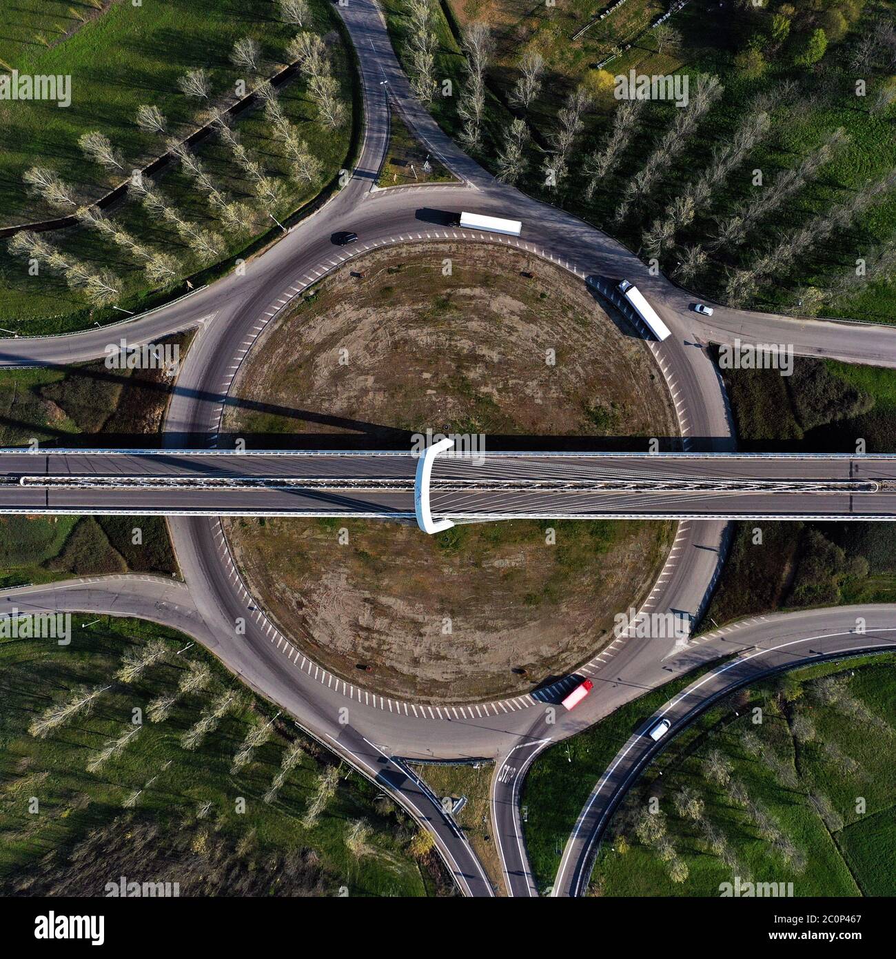 Road roundabout circle traffic hi-res stock photography and images - Alamy