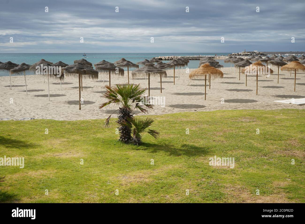 Empty beach beaches hi-res stock photography and images - Alamy