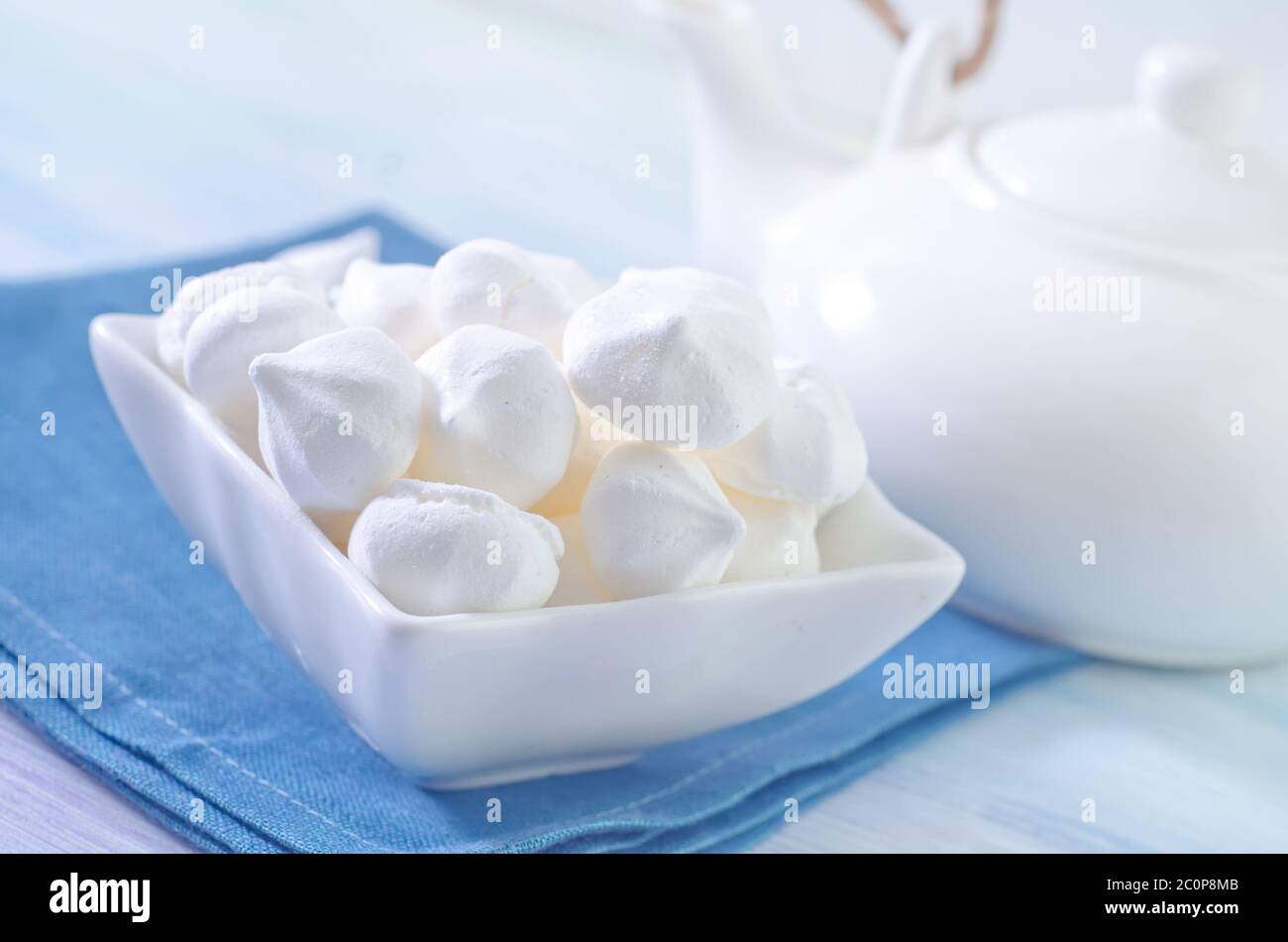 Meringue shells hi-res stock photography and images - Alamy