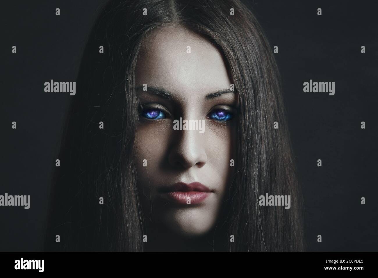 Alien space portrait hi-res stock photography and images - Alamy
