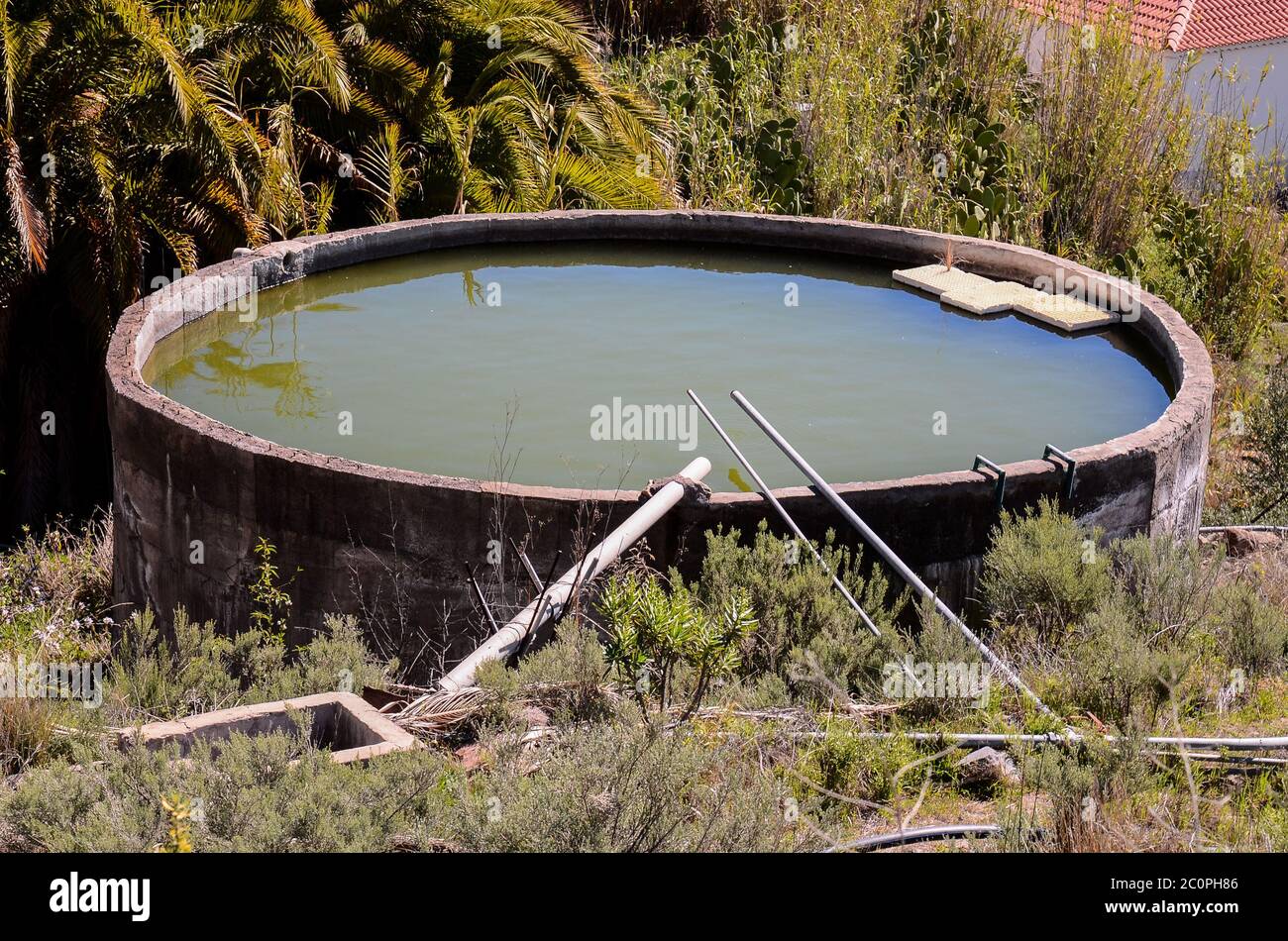 Round Water Pond Stock Photo - Alamy