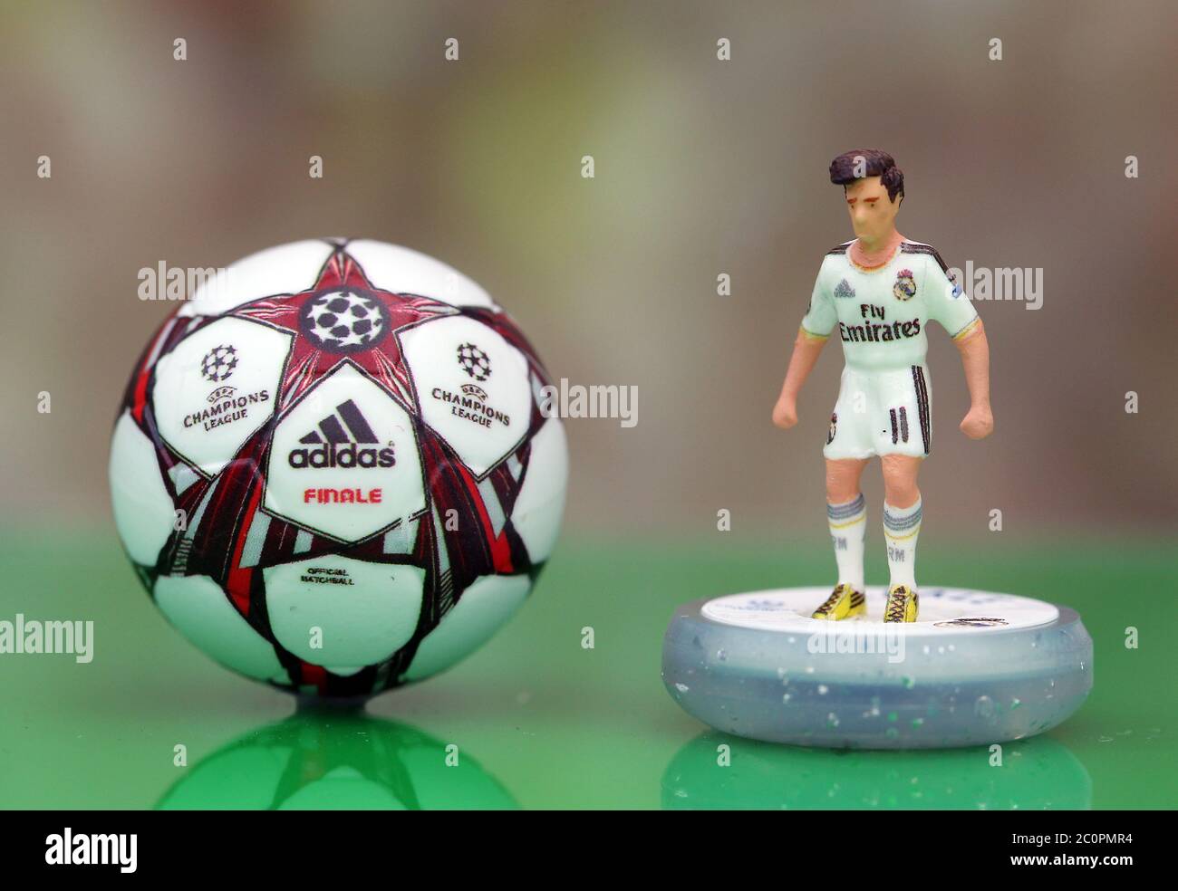 Subbuteo figures players hi-res stock photography and images - Alamy
