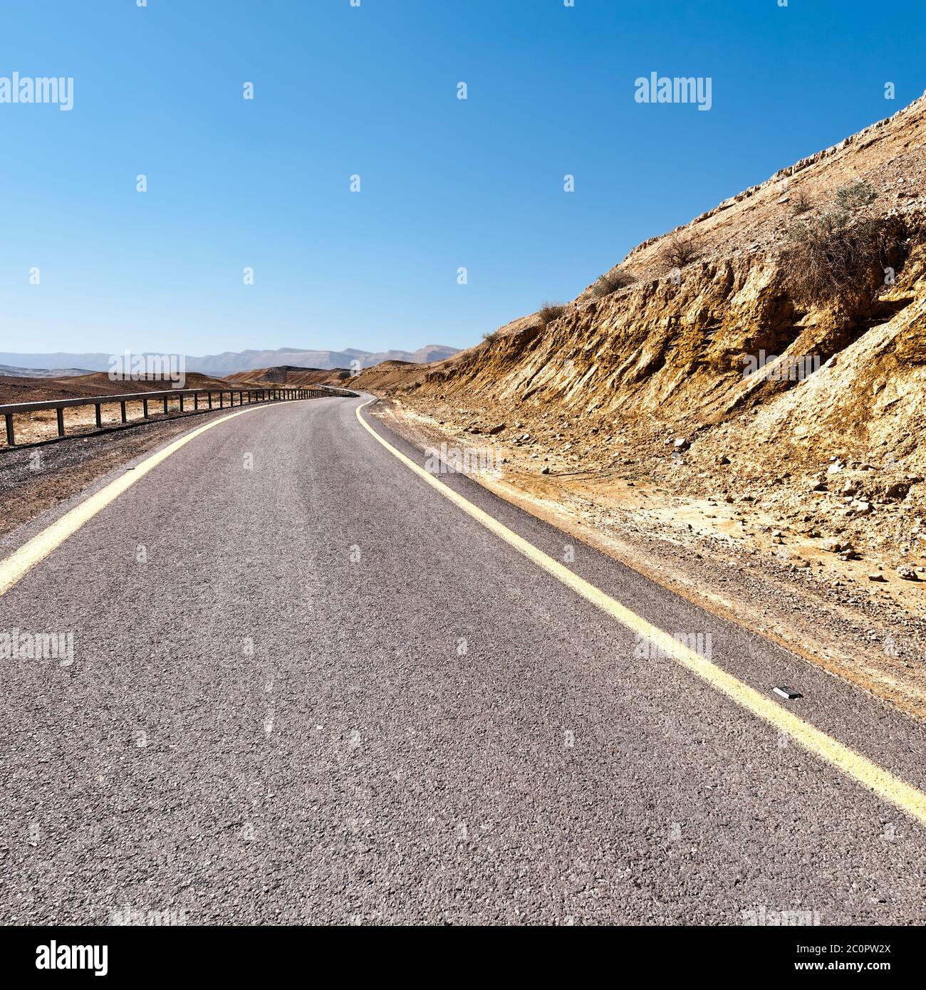 Middle east dirt road hi-res stock photography and images - Alamy