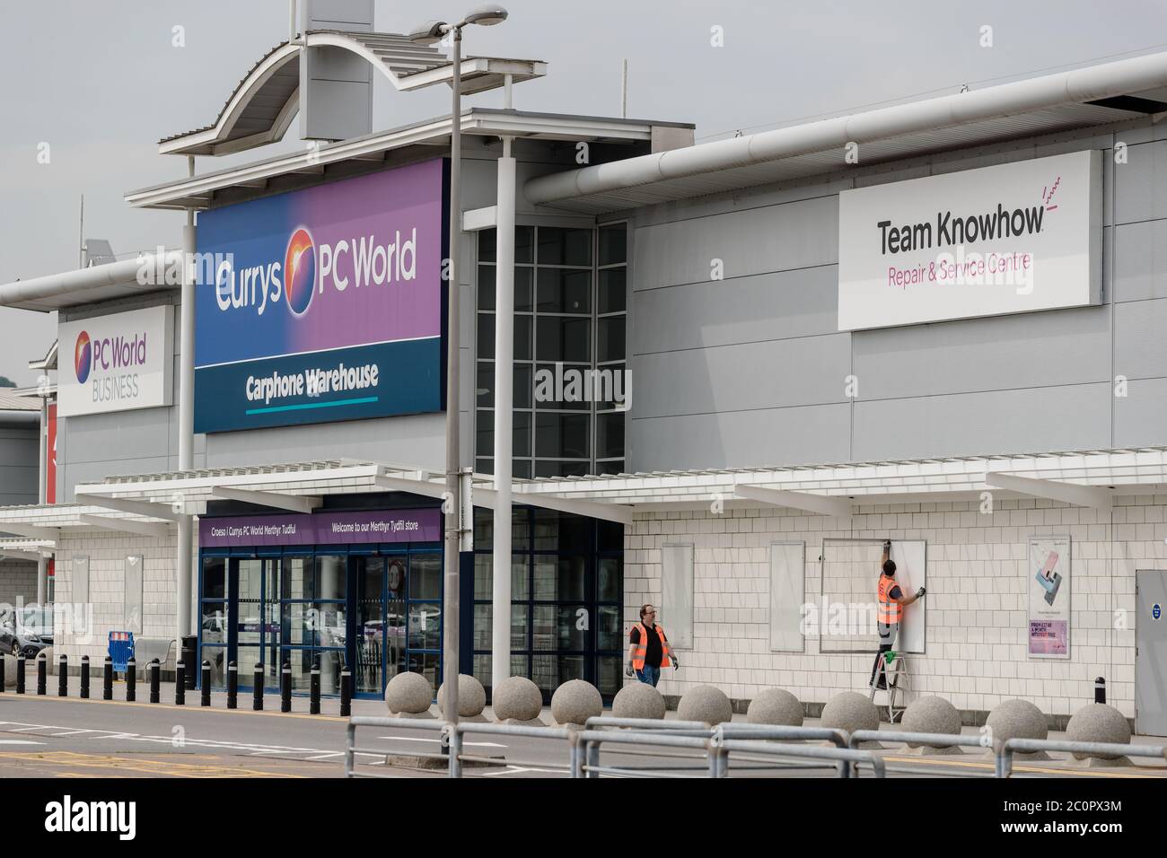 Currys store uk 2020 hi-res stock photography and images - Alamy