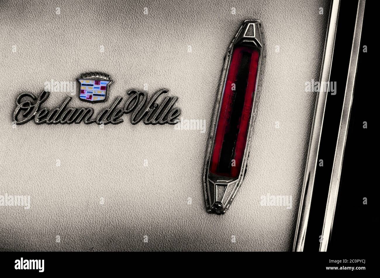 Cadillac deville logo hi-res stock photography and images - Alamy