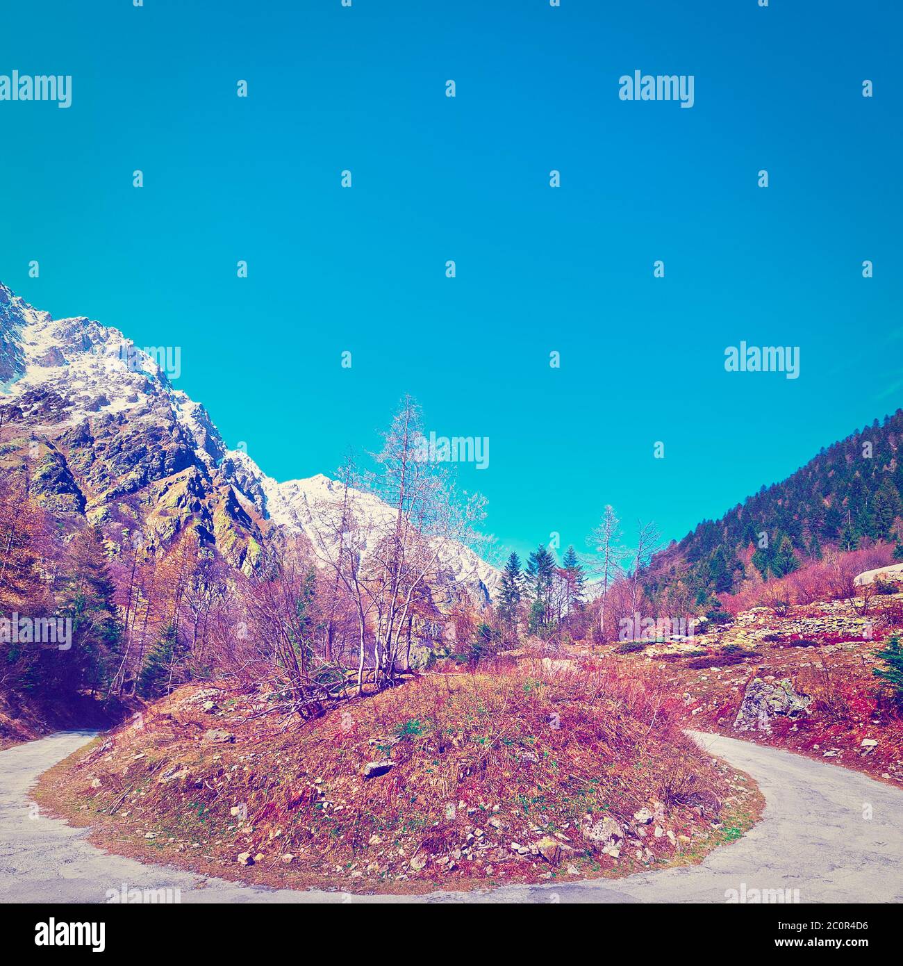 Abrupt bend hi-res stock photography and images - Alamy