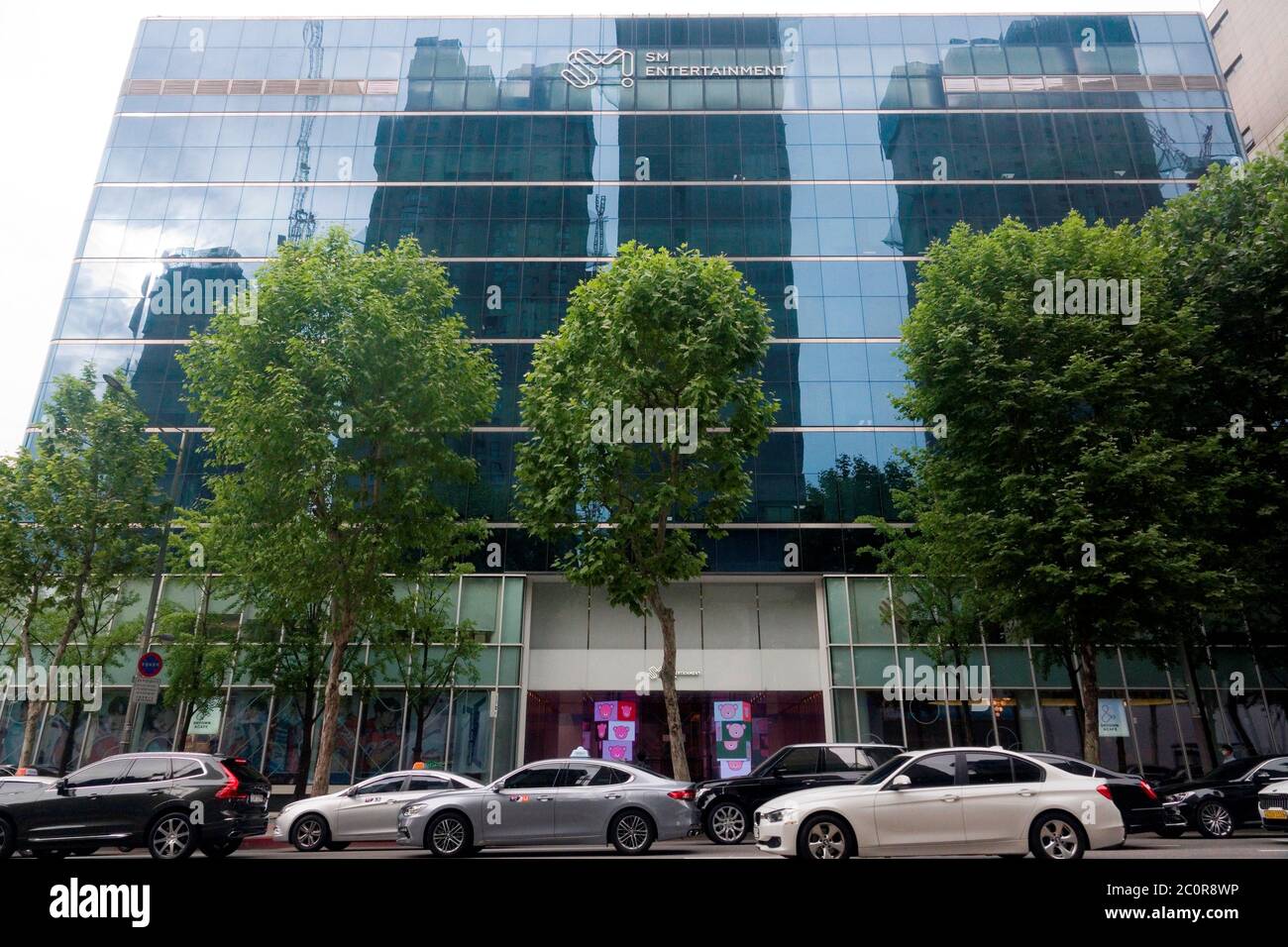 SM Entertainment, June 12, 2020 : The headquarters of SM Entertainment ...