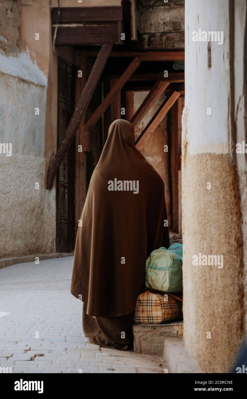 Afghanistan woman burka hi-res stock photography and images - Alamy