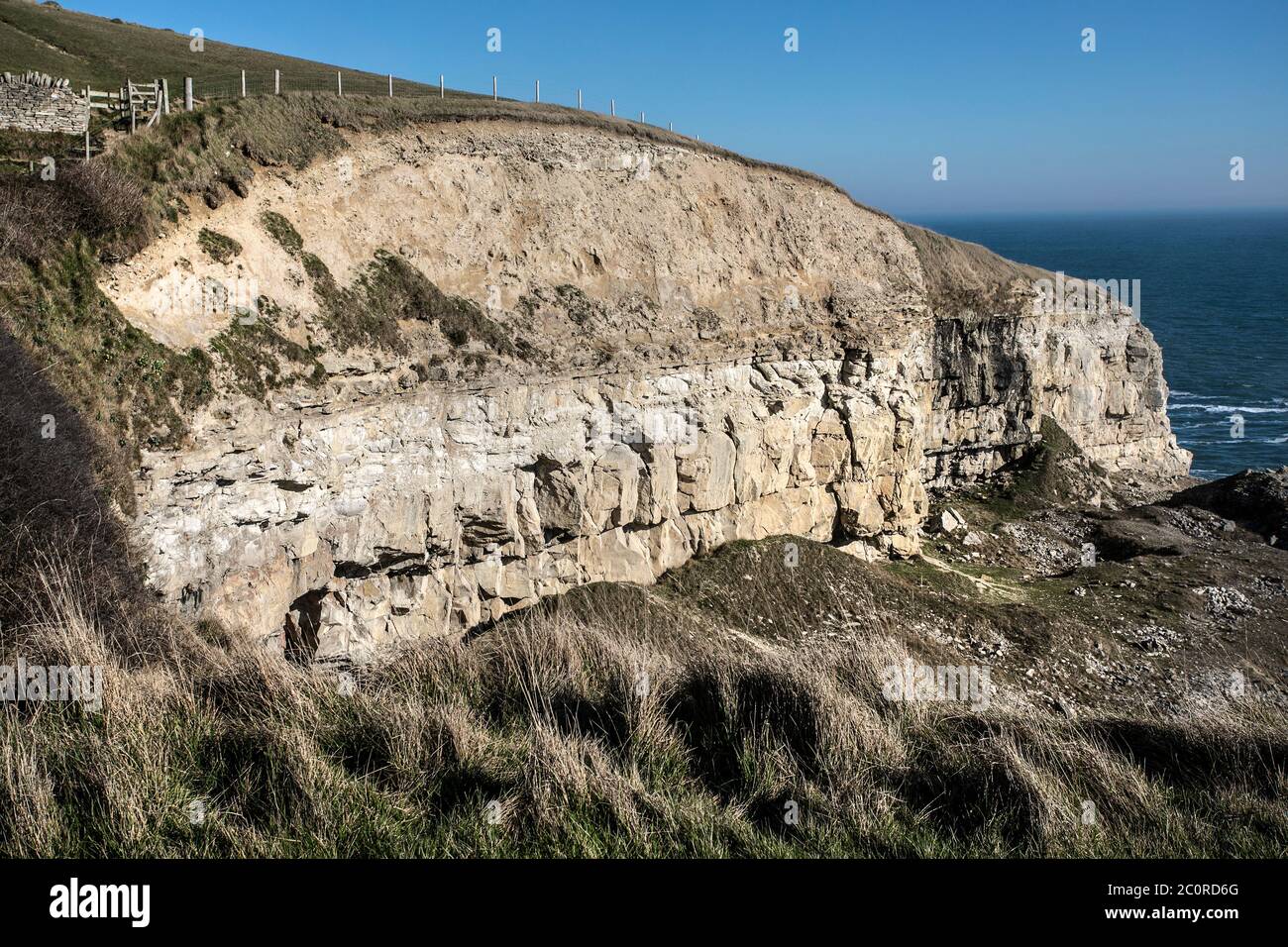Crumbling cliffs hi-res stock photography and images - Alamy
