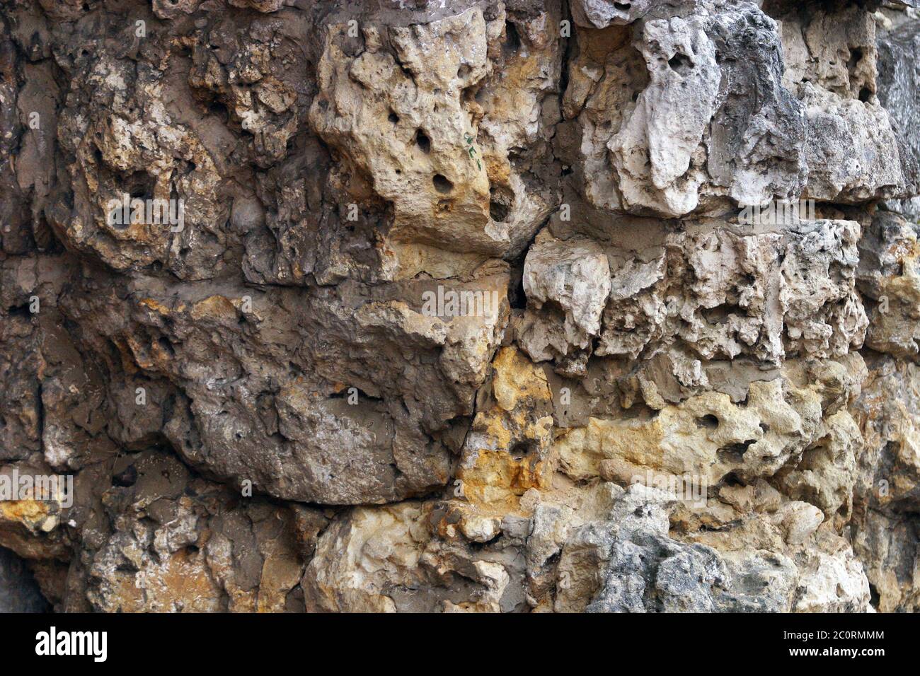 Fieldstone masonry construction hi-res stock photography and images - Alamy