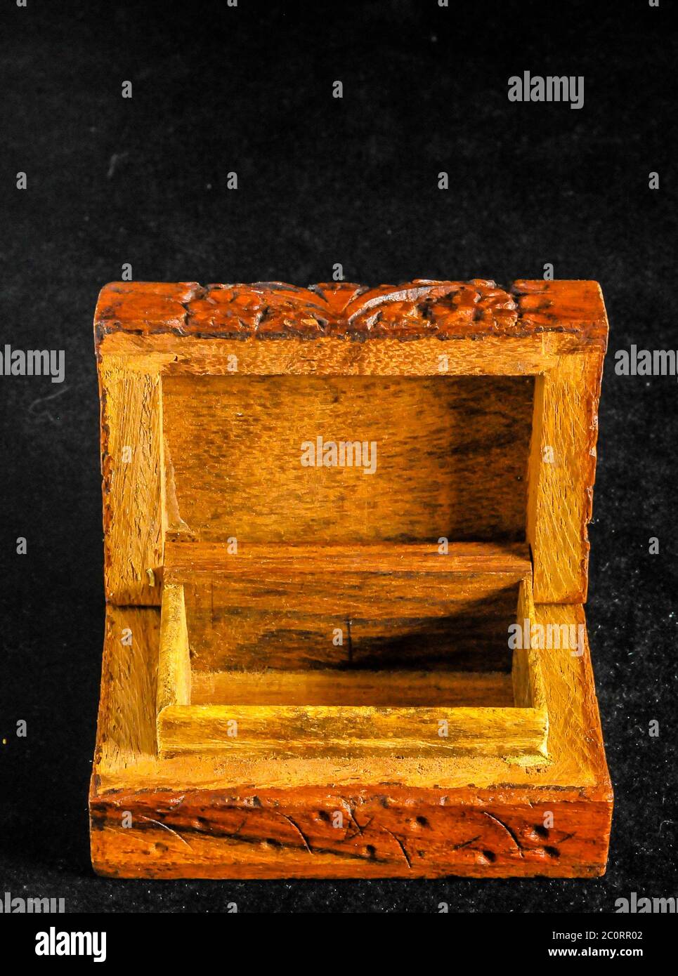 Vintage wood box hi-res stock photography and images - Alamy