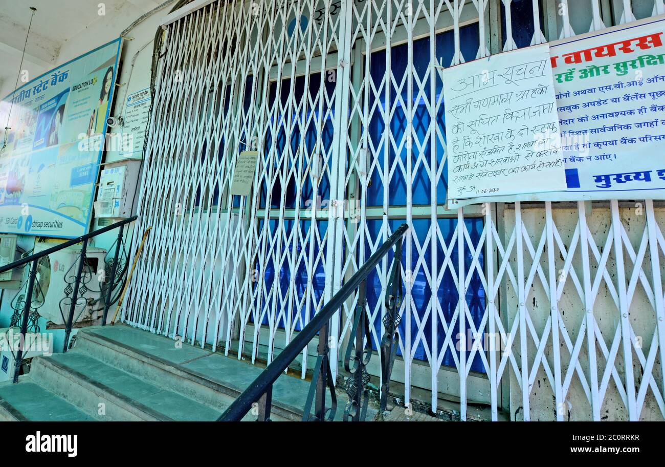 Sbi building hi-res stock photography and images - Alamy