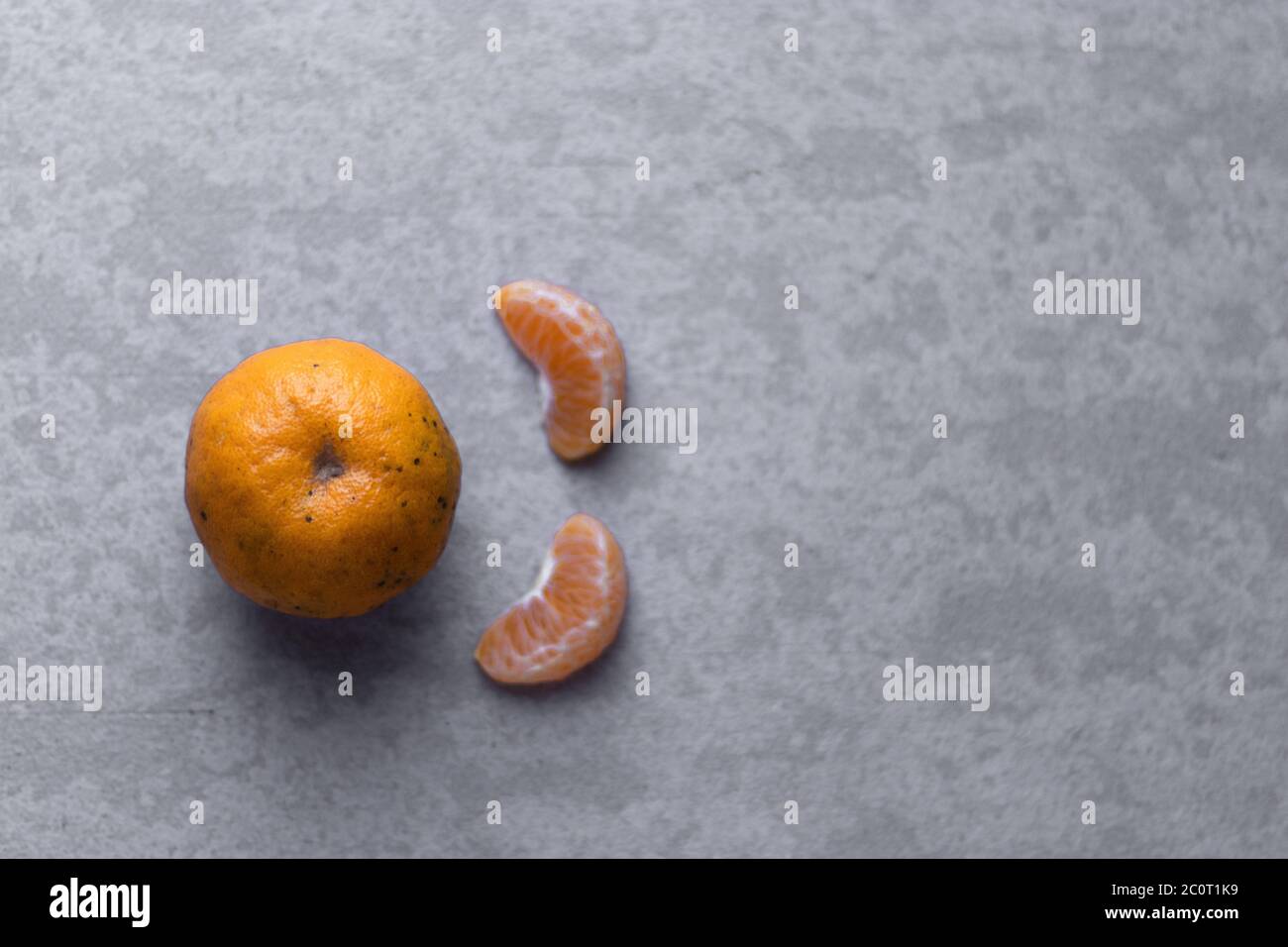 Fresh orange slices with nice textured background Stock Photo - Alamy