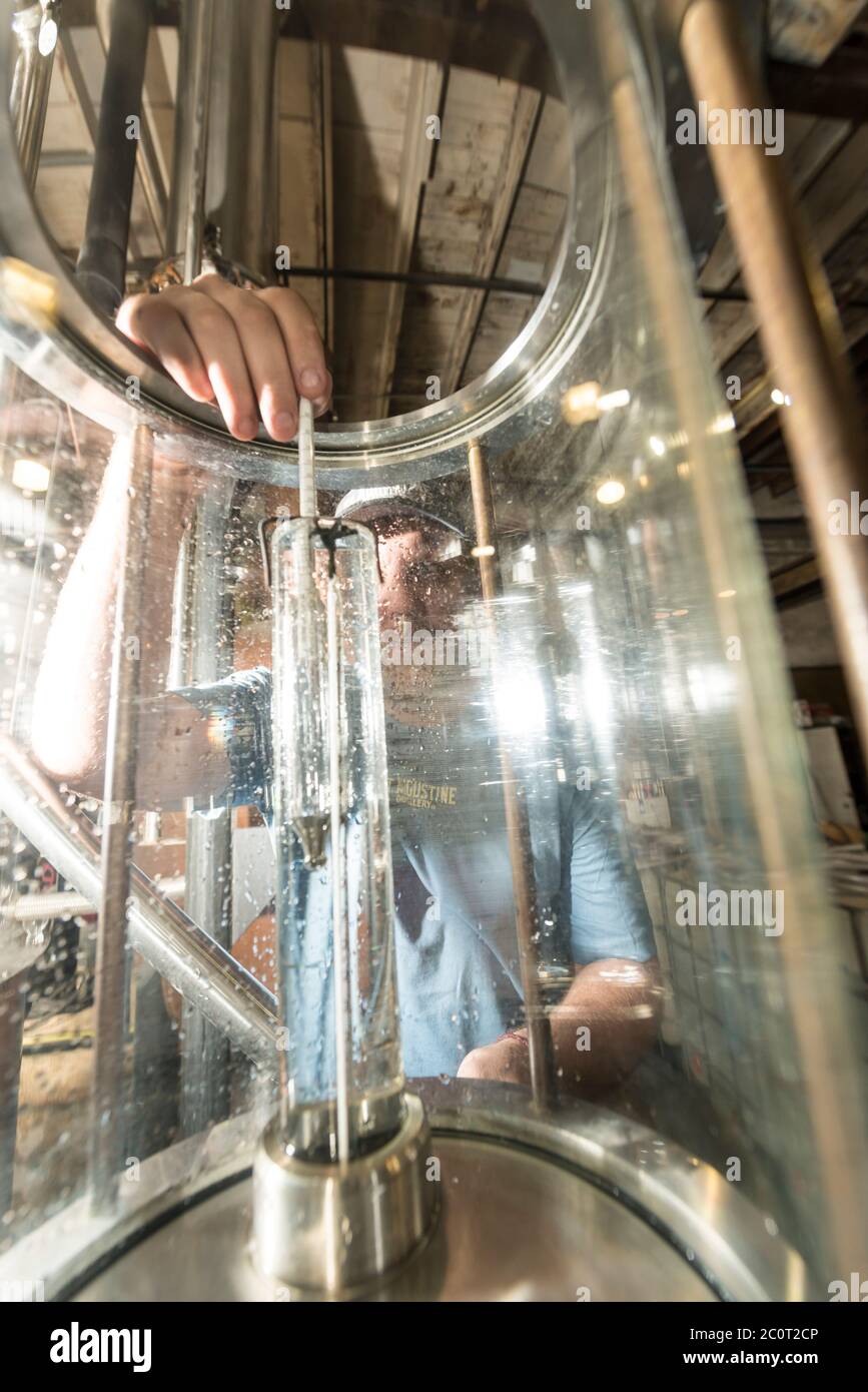 Gin production distillery hi-res stock photography and images - Alamy