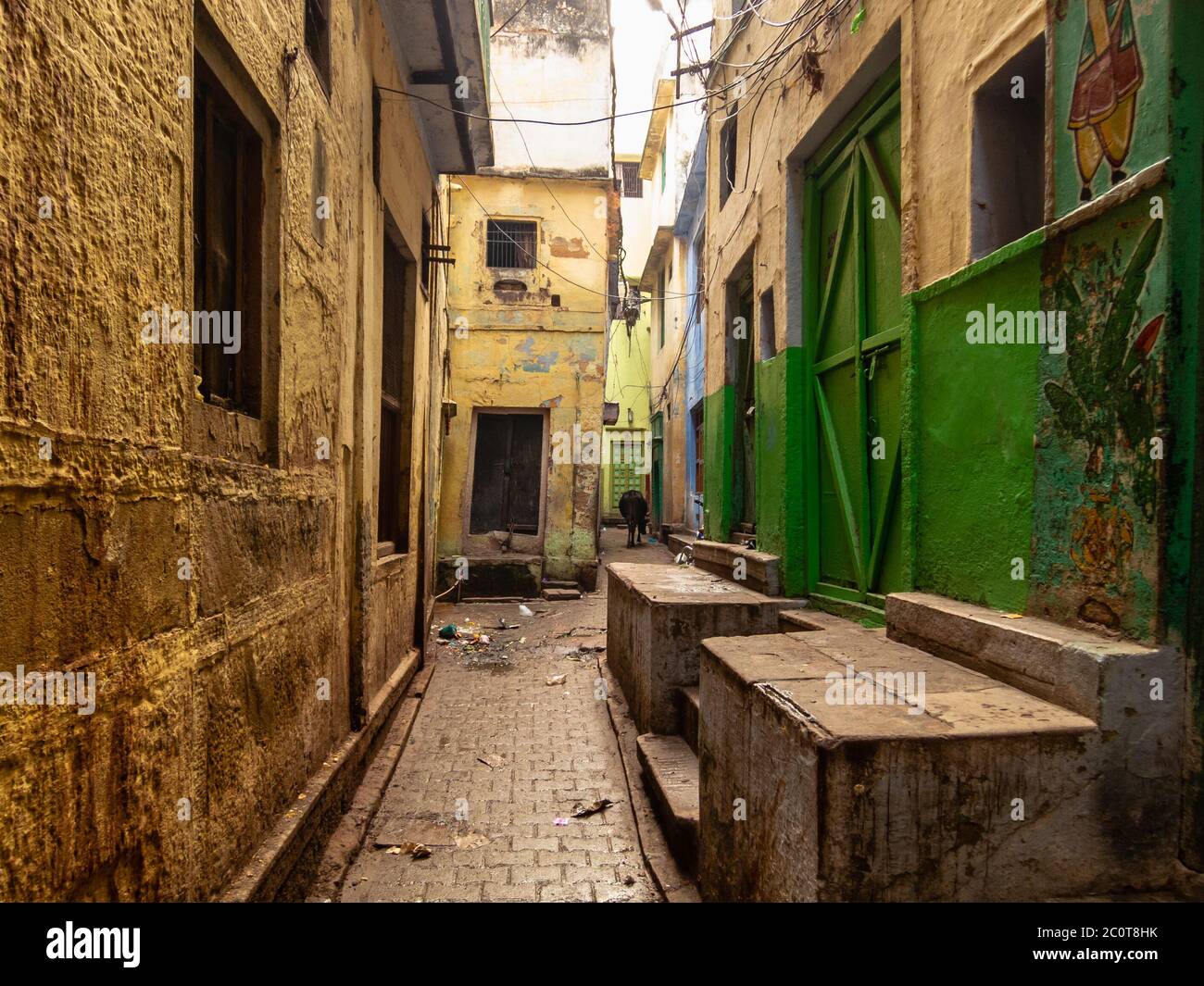 Narrow street in varanasi hi-res stock photography and images - Alamy
