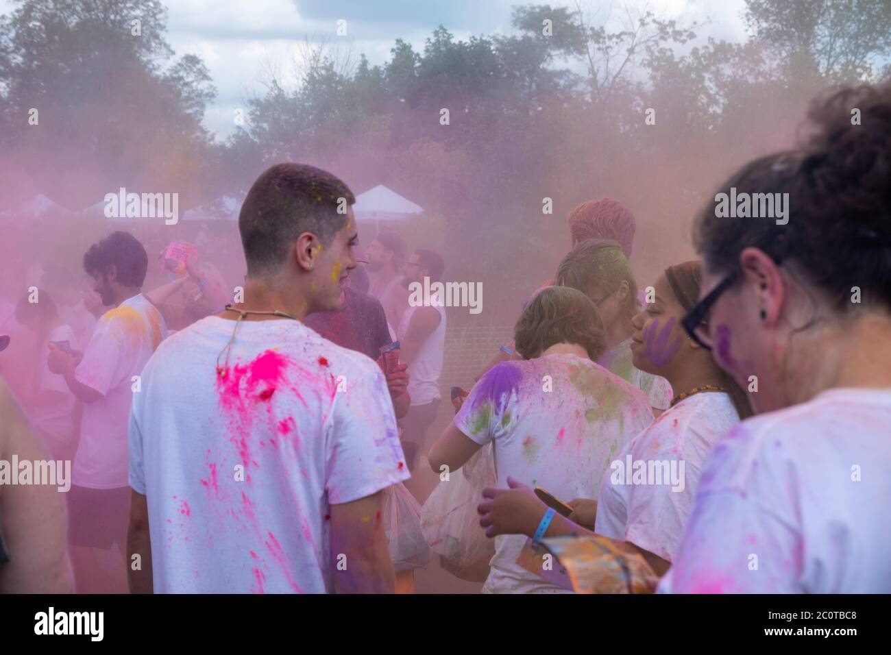 Throwing colours hi-res stock photography and images - Alamy
