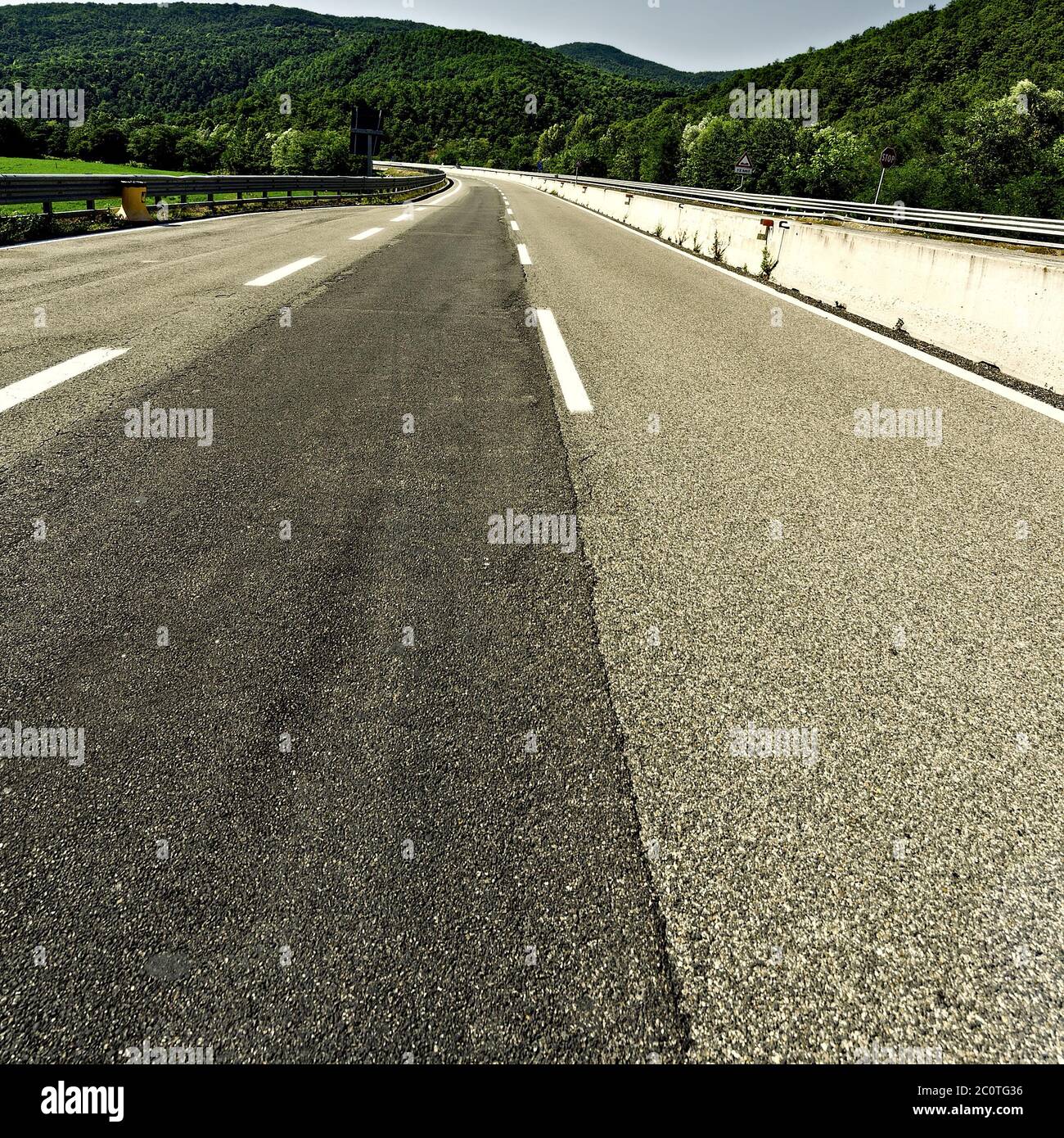Freeway environment hi-res stock photography and images - Alamy