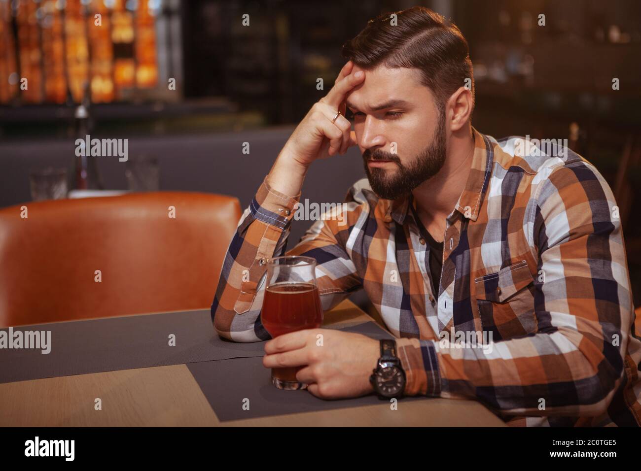 Heartbreak bar hi-res stock photography and images - Alamy
