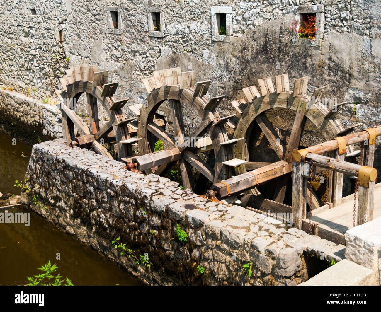 Old water wheel hi-res stock photography and images - Alamy