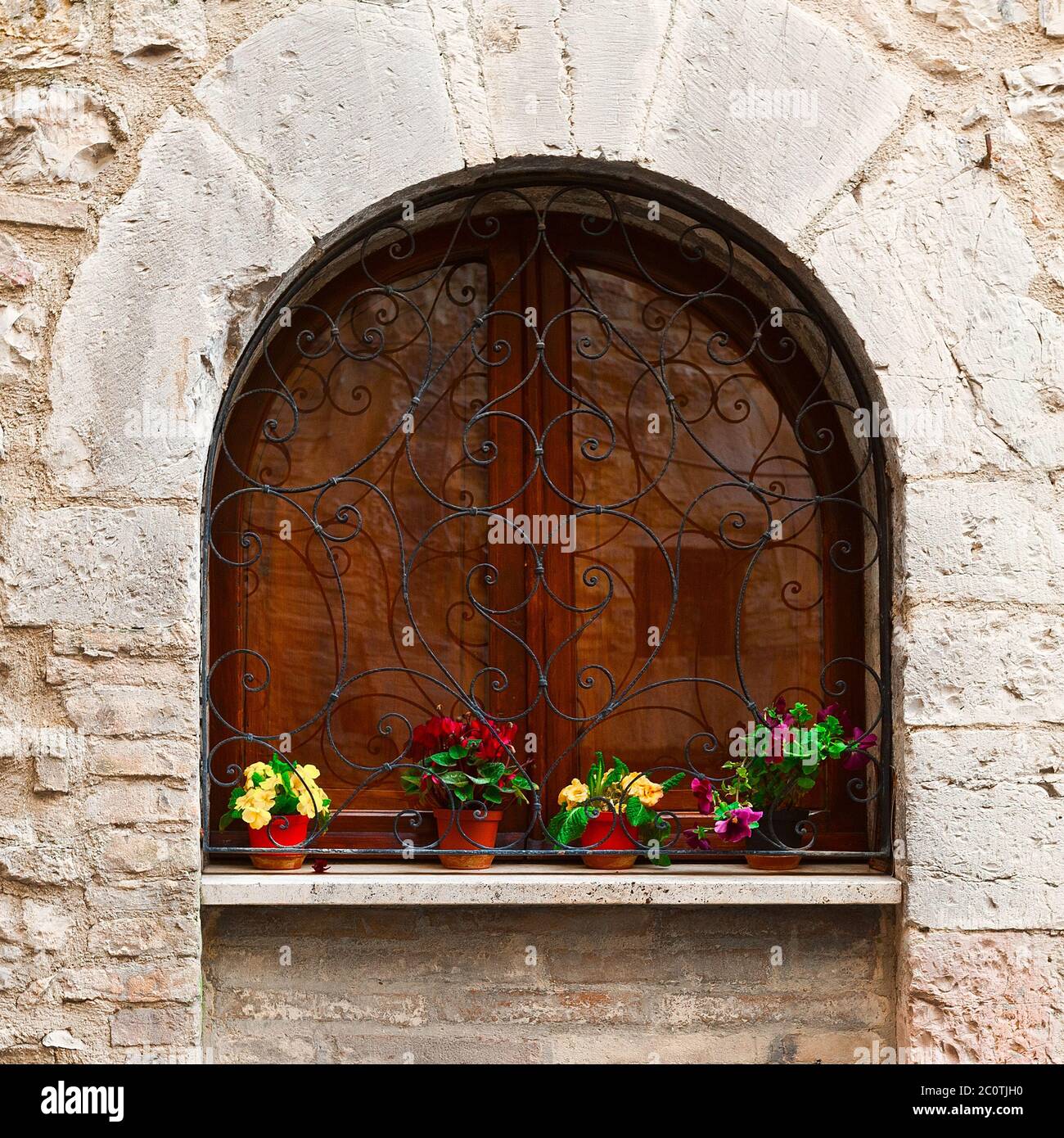 Heritage arched window hi-res stock photography and images - Alamy