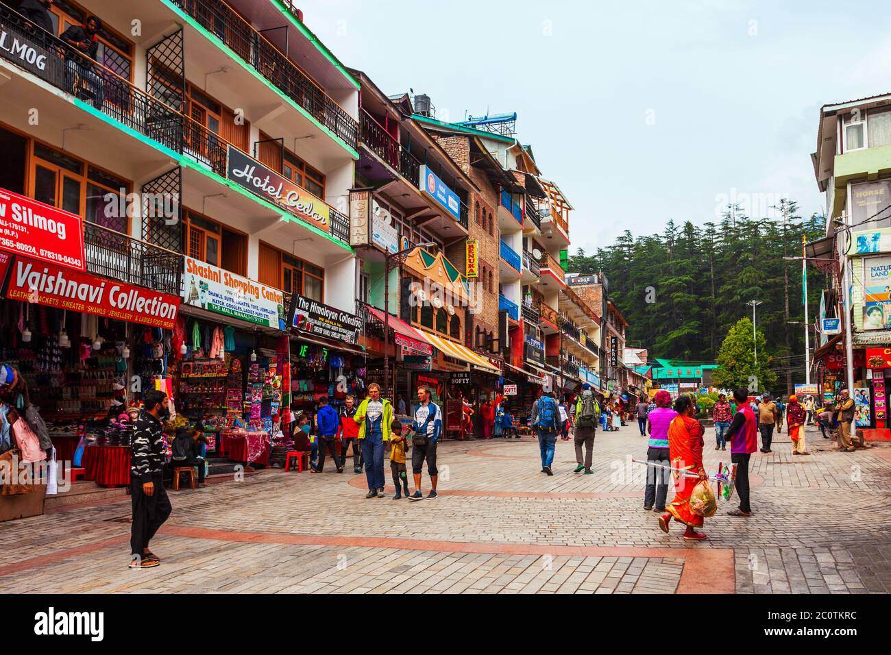 MANALI, INDIA - SEPTEMBER 27, 2019: The Mall is a main pedestrian ...