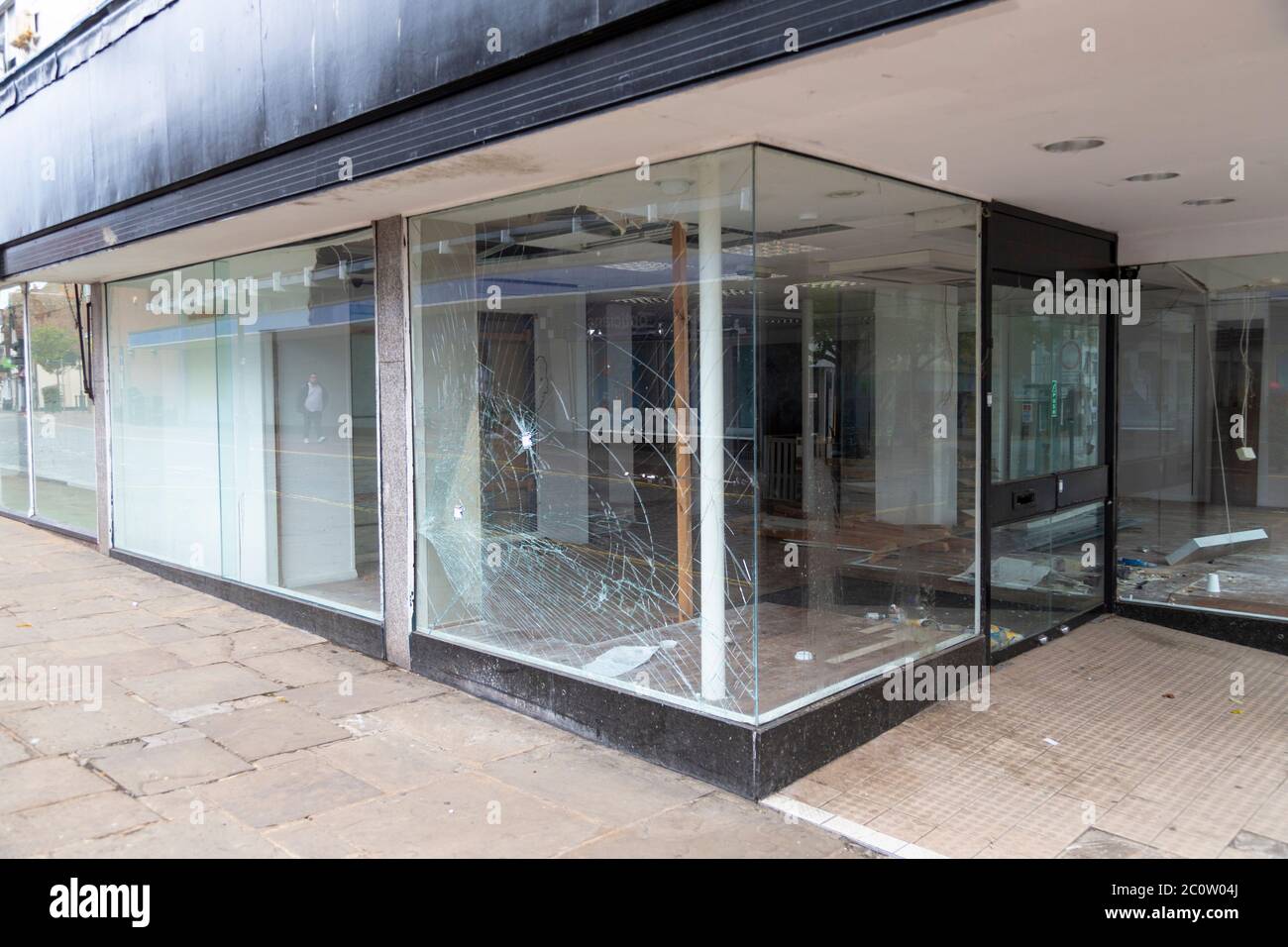 Vandalism shop window hi-res stock photography and images - Alamy