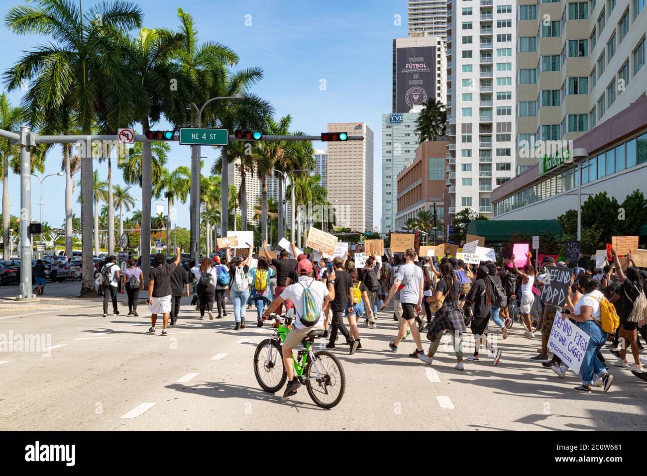 South african police with crowd hi-res stock photography and images - Alamy