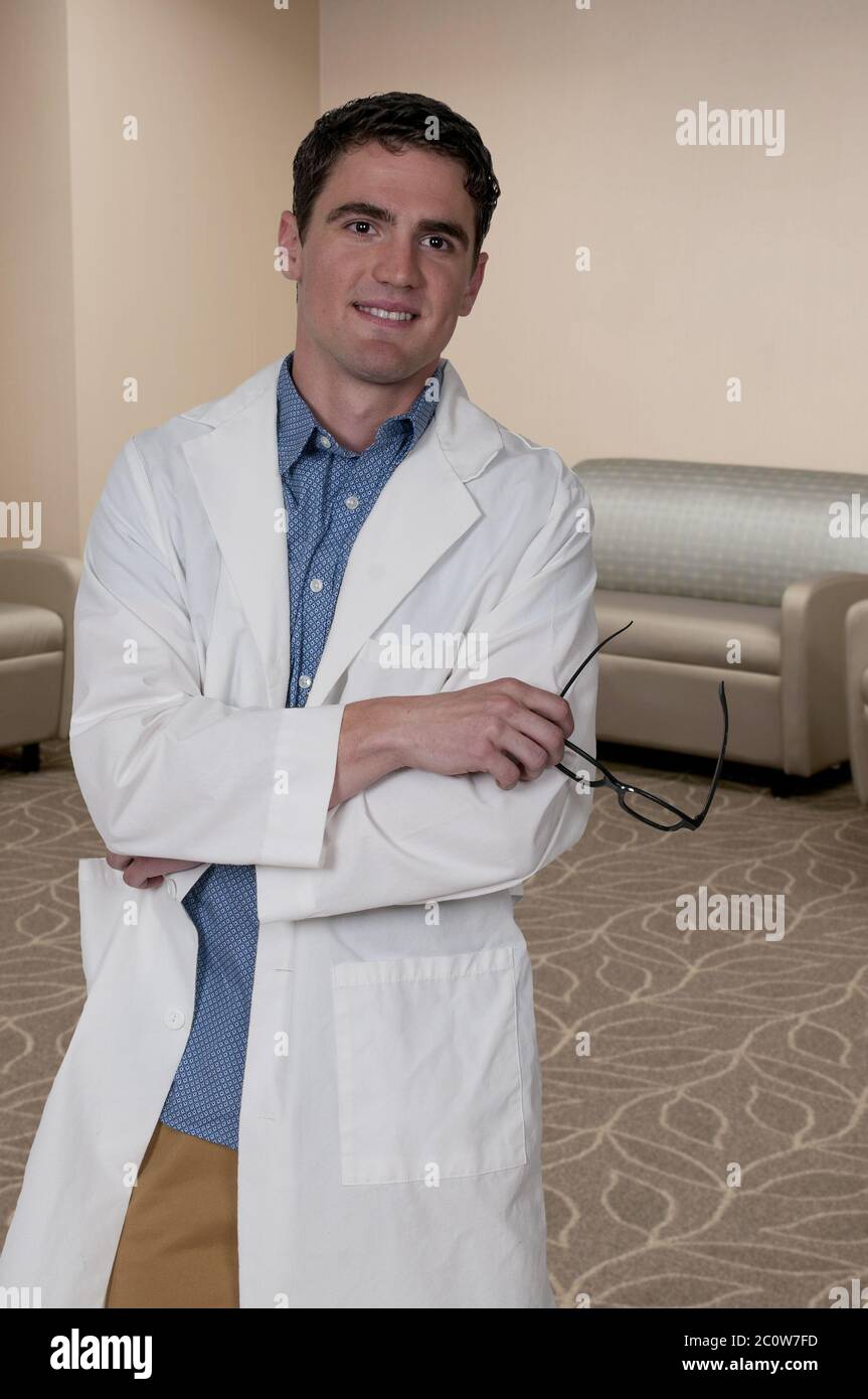 Male doctor hi-res stock photography and images - Alamy