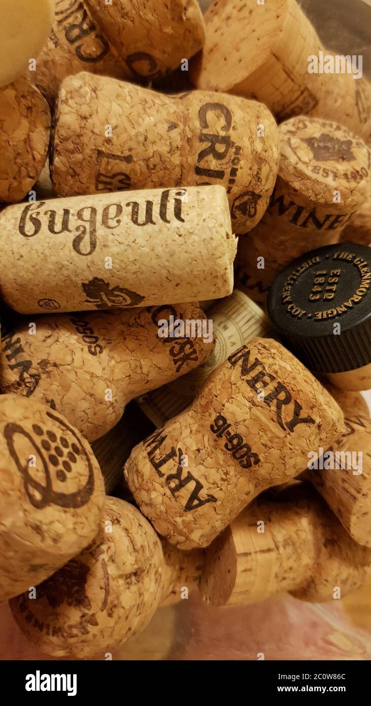 Wine corks texture closeup. Pile of various wine bottle corks for ...