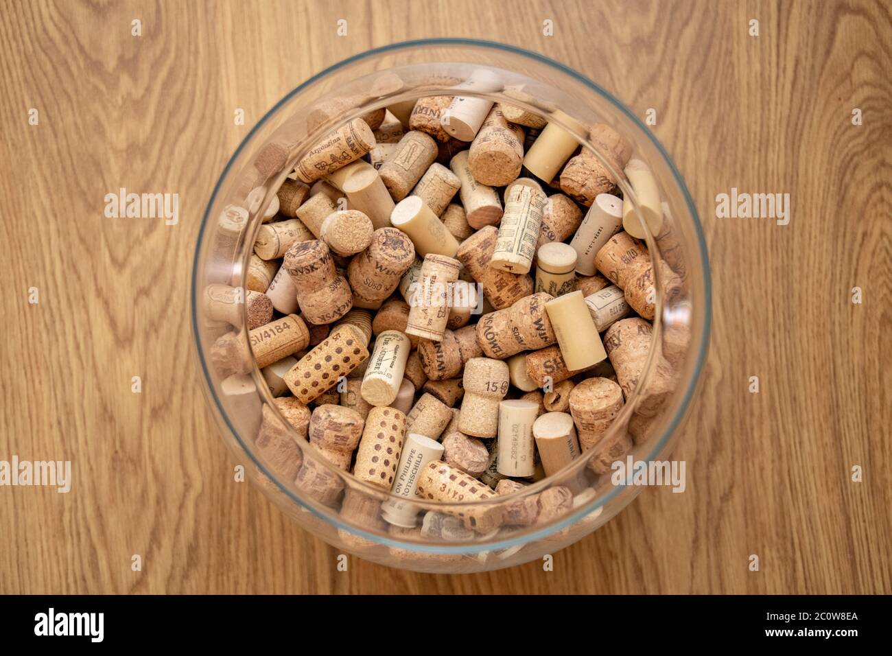 Circle cork texture hi-res stock photography and images - Alamy