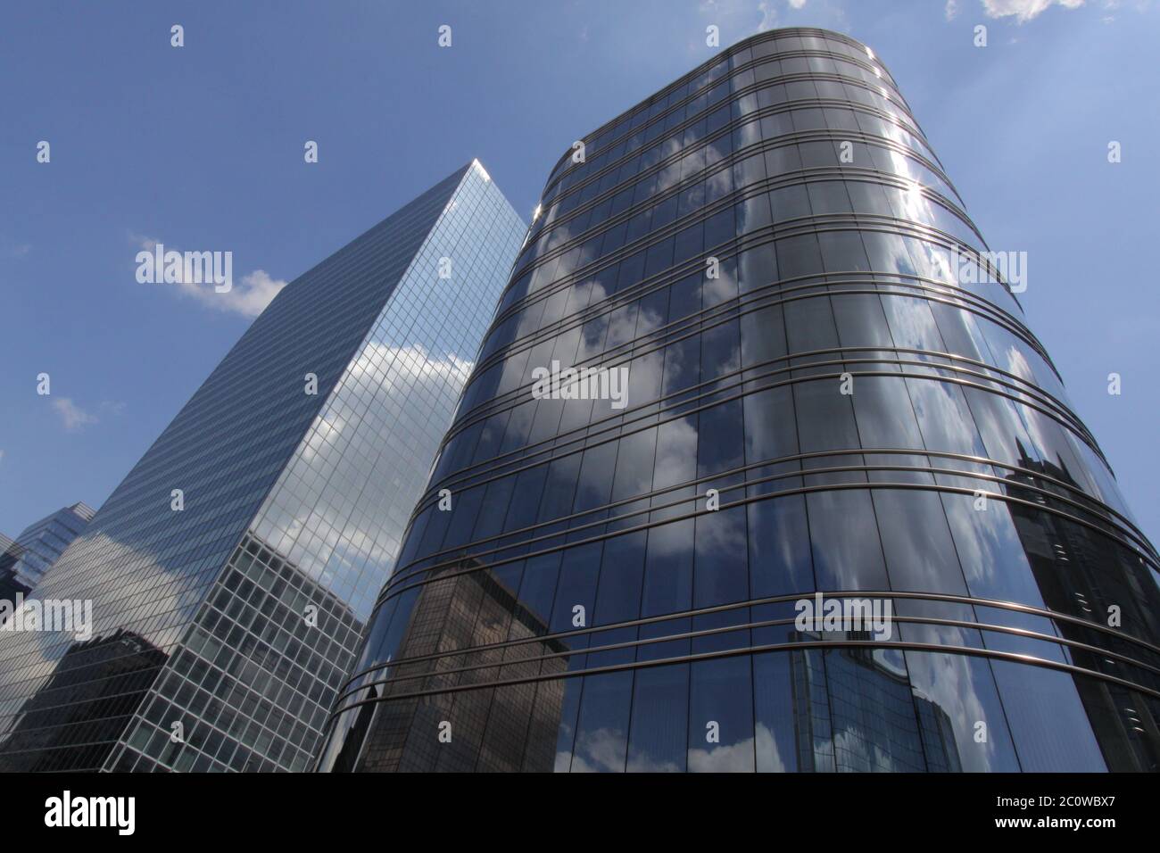 Glassy skyscrapers hi-res stock photography and images - Alamy