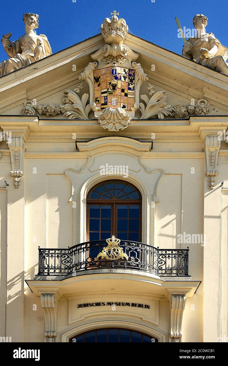 exterior view - jewish museum Stock Photo - Alamy