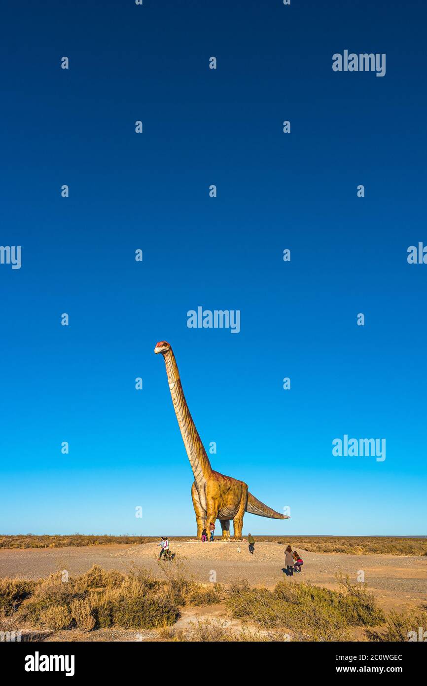 Full size dinosaur hi-res stock photography and images - Alamy