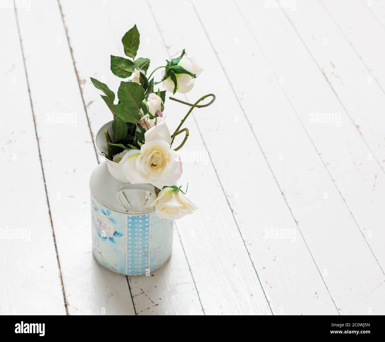 Bunch of white roses Stock Photo - Alamy